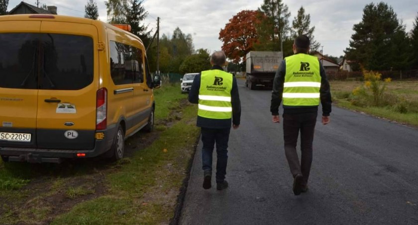 Intensywne prace drogowe - trwa modernizacja dróg powiatowych - wiadomości Radomsko