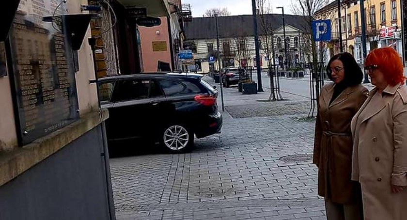 Edyta Sapis-Drozdek i Agnieszka Żołdak z radomszczańskiego PiS-u ...